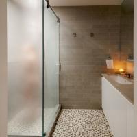 China Safety Sound Insulation Frosted Glass Shower Doors 3-19mm Thickness Custom Sizes for Hotels & Public Buildings for sale