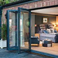 China Aluminum Alloy Frame Tempered Glass Doors & Windows - 3-19mm Thickness Custom Sizes for Home & Commercial Use for sale