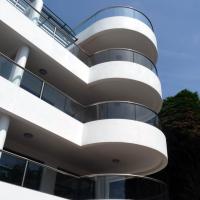 China Outdoor Aluminum Glass Railing System - 8mm to 19mm Tempered & Laminated Glass Balustrades for Balcony & Staircase for sale