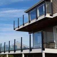 China 10mm 12mm Thick Toughened Laminated Glass Balustrade for Stairs and Balcony Railings for sale
