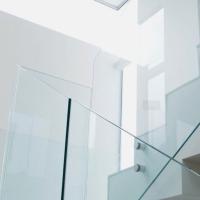 China 10mm 12mm Thick Toughened Laminated Glass Balustrade for Stairs and Balcony Railings for sale