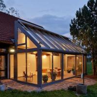 China Waterproof Aluminum Frame Glass Sunroom with 4-12mm Tempered Glass and Multiple Roof Styles for Leisure & Planting for sale