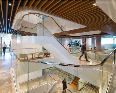 China 15mm Clear Toughened Curved Glass for Frameless Cantilever Panels Grouted into Floor Channel for sale
