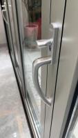 China Heavy-Duty Folding Insulating Glass Door With Aluminum Frame And German Hardware Accessories for sale