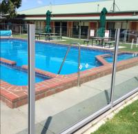 China 13.52mm 6mm+1.52PVB +6mm Column Frame Laminated Tempered Glass Swimming Pool Fencing for sale