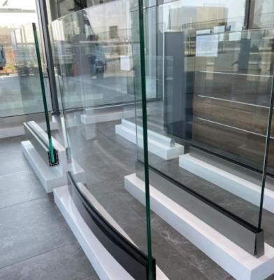 China Custom 12mm Clear Tempered Glass With Aluminum U Channel For Railing Balustrade Balconies Patios for sale