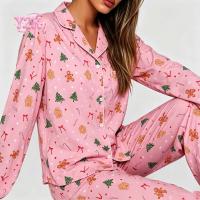 China Custom Women's Christmas Print Shirt Jogger Pajama Set for sale