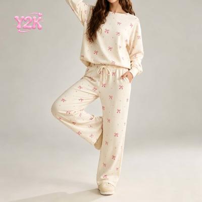 China Custom Women's Holiday Print Crewneck Jogger Pajama Set for sale