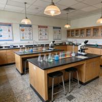 China High Density Compact Laminate Lab Countertop 1350kg/m3 Waterproof Fireproof for sale