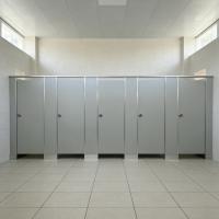 China Waterproof HPL Toilet Partitions Phenolic Resin 18mm Anti Mold for Public Places for sale