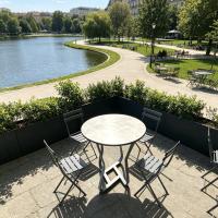 China Waterproof Outdoor HPL Countertop UV Resistant Compact Laminate Tabletop 150°C 1430psi for sale