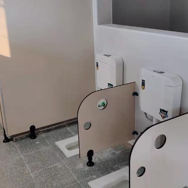 China Moisture Resistant HPL Honeycomb Kids Toilet Partition 1200mm Height School Cubicle for sale