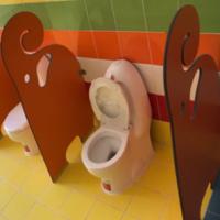 China Kindergarten Bathroom Stall Dividers Children Urinal Partitions Waterproof 12mm HPL for sale