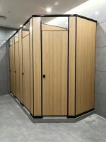 China Antibacterial Phenolic Resin Toilet Partition 18mm Moisture Proof Public Restroom Cubicle for sale