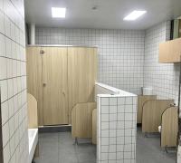 China HPL Compact Laminate Kindergarten Toilet Partitions, Curved Edge Kids Restroom Dividers for Preschool for sale