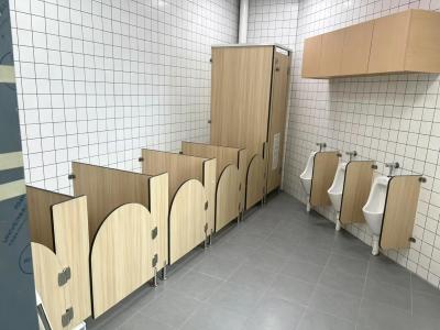 China HPL Compact Laminate Kindergarten Toilet Partitions, Curved Edge Kids Restroom Dividers for Preschool for sale