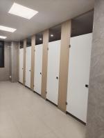 China Color matching phenolic toilet stall partition, wood grain panel and white door, public restroom cubicle for sale