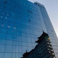 China Rectangular Aluminum Curtain Wall Profiles with Class A Fire Resistance and Customizable Sizes for Modern Building Exteriors for sale