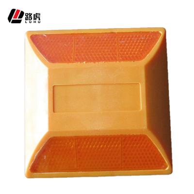 China ABS Plastic Pavement Marker Double Side Yellow & White Road Stud For Roadside for sale
