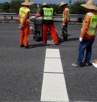 China Hot Melt Self Propelled Powder Vibrate Road Line Marking Machine for sale