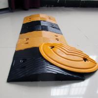 China Rubber Bolts Low Down Parking Lot Driveway Speed Bumps for sale