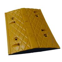 China Raceway Round  Rubber Yellow Black Driveway Speed Bumps for sale