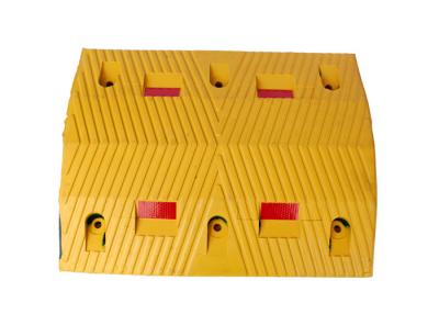 China High Purity Rubber Safety Reflective Driveway Speed Bumps for sale