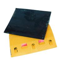 China High Purity Rubber Safety Reflective Driveway Speed Bumps for sale