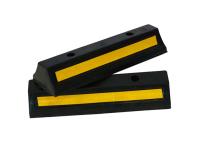 China Double Side Yellow Reflector Durable Truck Wheel Stopper for sale