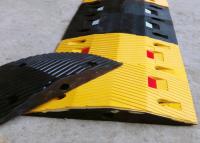 China 50mm Height High Purity Rubber Black Yellow 9kg Driveway Speed Bumps for sale