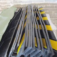 China Column Rubber Adhesive Wall Protectors Traffic Safety Equipment for sale