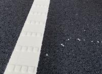 China Powder Vibrating Highway Thermoplastic Road Marking Paint for sale