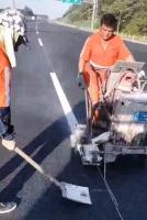 China Thermoplastic Line Dispenser Road Painting Machine for sale