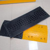 China Heavy Rubber Speed Hump Speed Breaker Traffic Calming Devices for sale