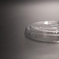 China 89mm PET Plastic Cup Lid Transparent Leak Proof Round Screw On Cup Lid for sale