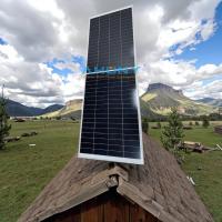 China HPBC Back Contact 25.8% High Efficiency Solar Modules 220W Aluminum Frame Glass Panel Solar for Home System Installation for sale