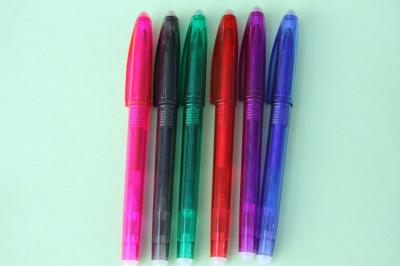 China Erasable Gel Pen 0.5mm Heat Sensitive Ink Ergonomic Grip Writing Length 320m for sale