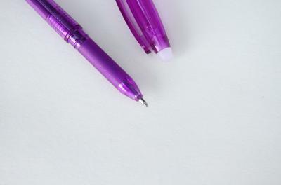 China 0.5mm 0.7mm Retractable Erasable Gel Pen 20 Colors Plastic Bullet Tip for sale