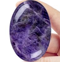 China Natural Polished Amethyst Palm Stone 6x4x2 cm Worry Stone for Stress Relief Home Decoration for sale