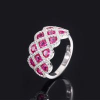 China Zircon 925 Sterling Silver Flower Engagement Ring - Customizable Size with 1 Piece MOQ for Wedding Jewelry for sale