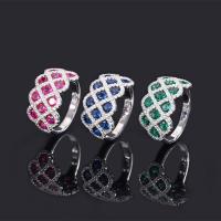 China Zircon 925 Sterling Silver Flower Engagement Ring - Customizable Size with 1 Piece MOQ for Wedding Jewelry for sale