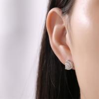 China 925 Sterling Silver Heart Shape Moissanite Stud Earrings - 1 Piece MOQ with Custom Sizing for Bridal Jewelry for sale