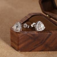 China 925 Sterling Silver Heart Shape Moissanite Stud Earrings - 1 Piece MOQ with Custom Sizing for Bridal Jewelry for sale