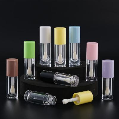 China Metallic Square Lip Gloss Packaging 5ml with Gradient and Wand Applicator for sale