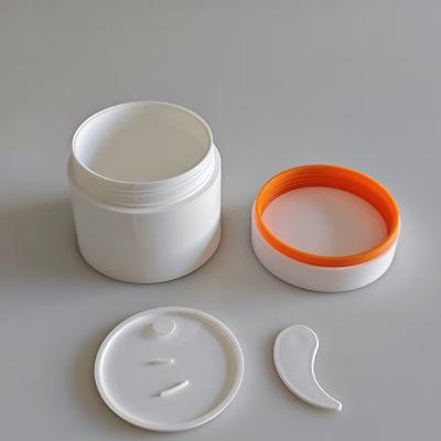 China PP Plastic 120g 200g Double Layer Cream Jar with Spoon for Personal Care for sale