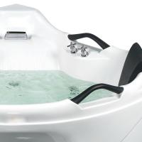 China Corner Massage Bathtub Freestanding 1500mm Whirlpool Spa Tub Hot for sale