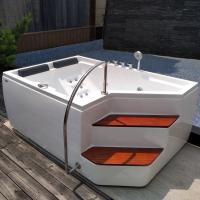 China Walk In Hydromassage Bathtub Luxury 2 Person Spa for sale