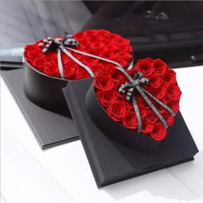 China 2022 Newest Arrival Real Preserved Roses Heart Shape  Box Gift For Valentines Day for sale