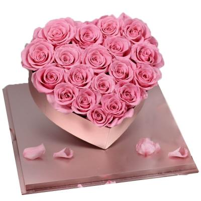 China Real rose New Arrival 2021 Real Preserved Roses Heart Shape Acrylic Box Gift For Valentines Day for sale