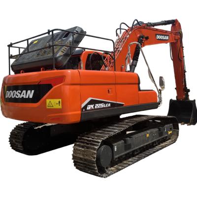 China Affordable Doosan DX225 Excavator Crawler Moving Type Excellent Condition for sale